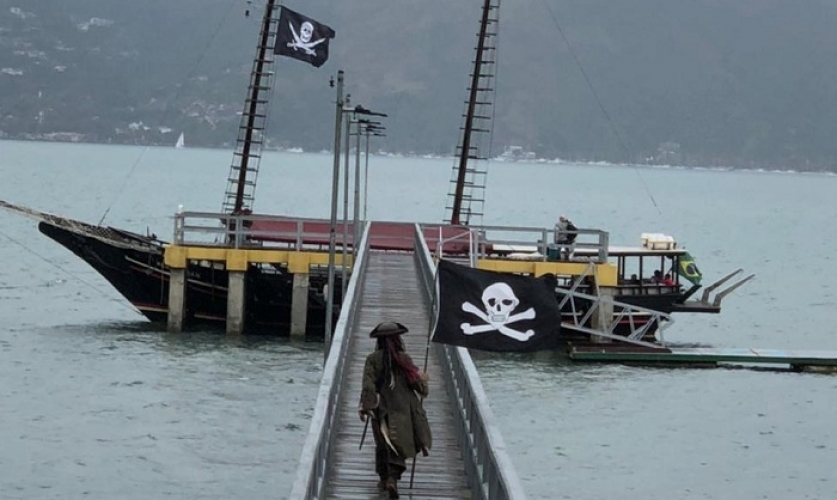 Passeio de escuna com Capitão Jack Sparrow é nova atração turística em ...